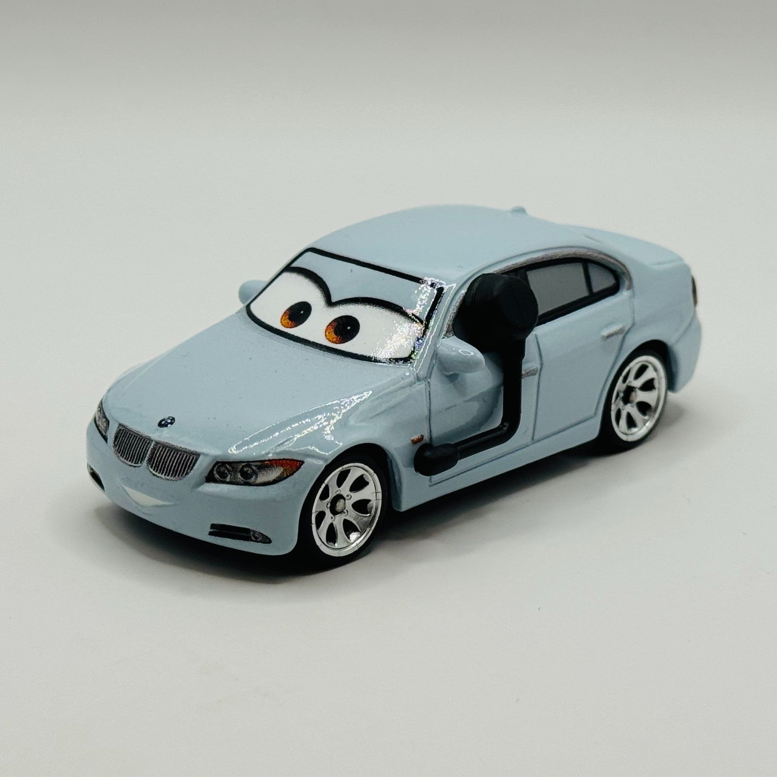Disney Pixar Cars - JONATHAN GEARSON (BMW 3 Series) 2025 - 1:55 Diecas – Diecast Dungeon Store